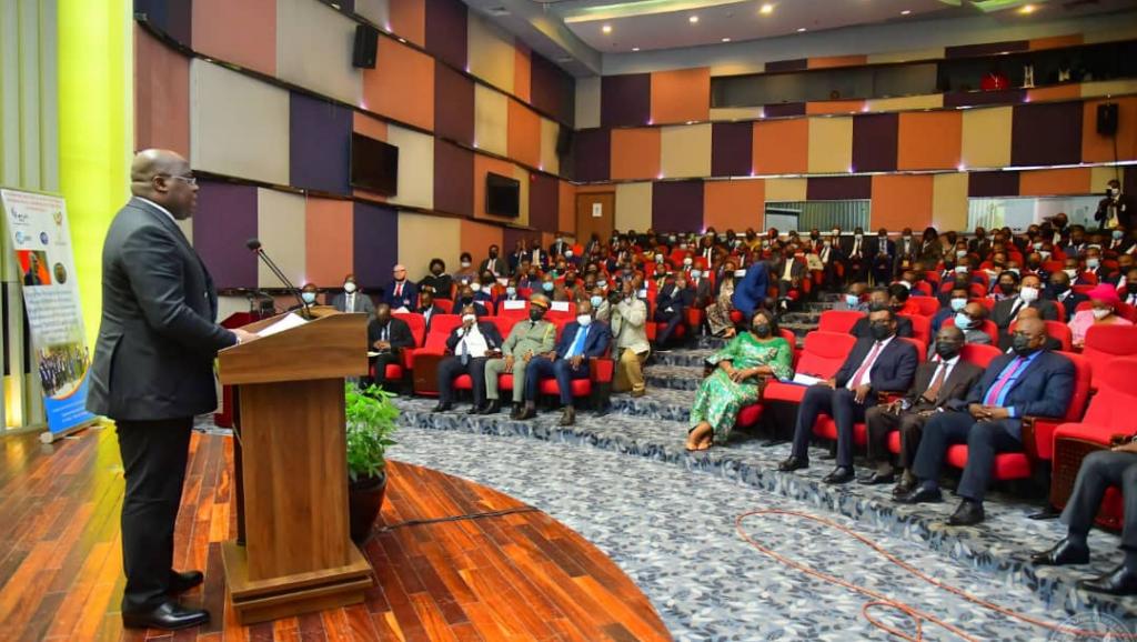 RDC : Félix Tshisekedi encourage les 99 lauréats de l'ENA à contribuer au renouveau de l ...